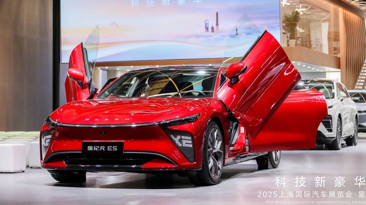 Chery’s new Exeed ES 2025 EV gets optional Butterfly doors