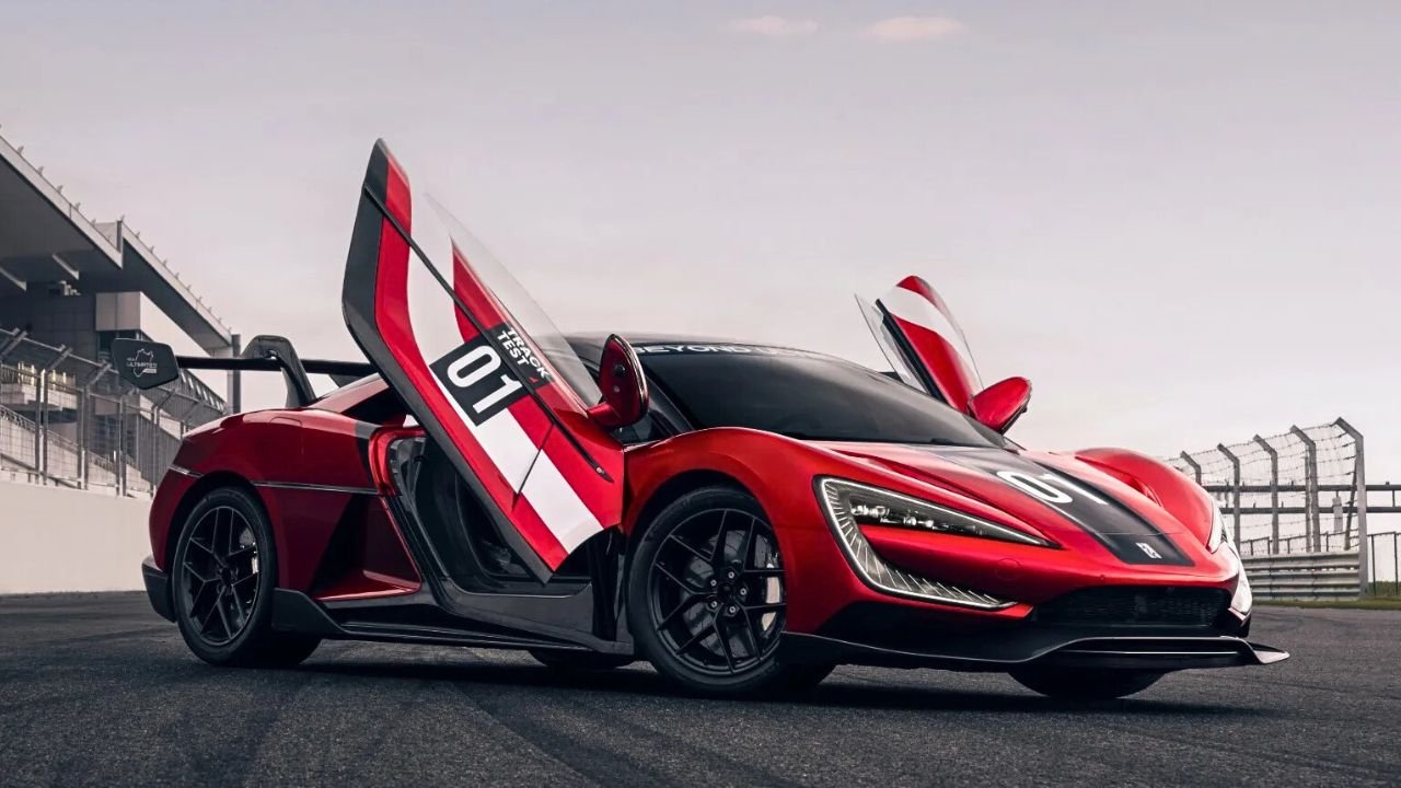 Meet the Fastest Car in the World @ 496.22 km/h